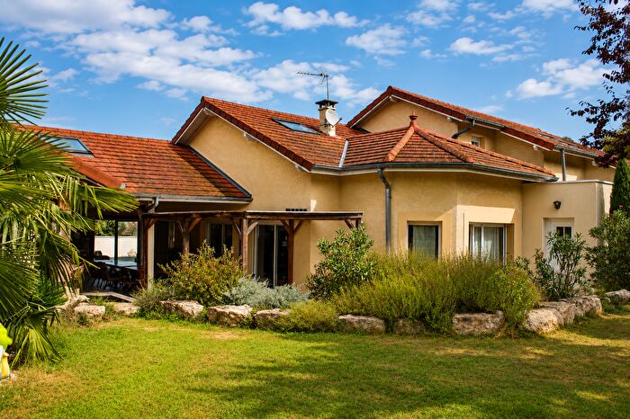 Maison 9 pièces à Châtenay, à vendre
