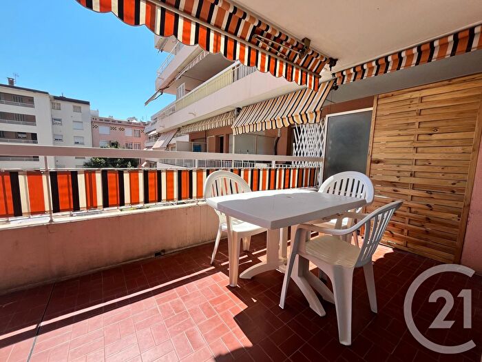 Appartement à louer - Antibes, Juan-les-Pins, Le Cap - 1 pièce