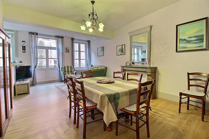 Maison à vendre - Saint-Gengoux-le-National - 6 pièces - 4 chambres