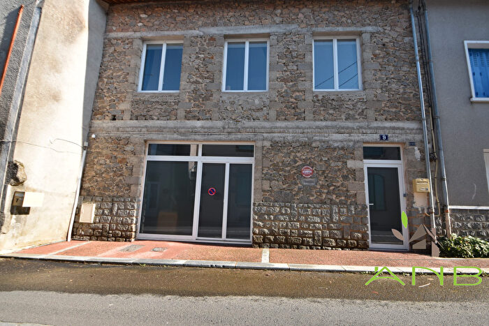 Piégut-Pluviers : Maison 2 pièces à vendre