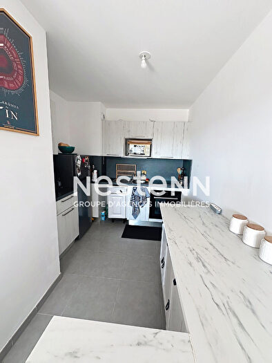 Appartement à louer - Roquebrune-sur-Argens, La Bouverie - 2 pièces - 1 chambre