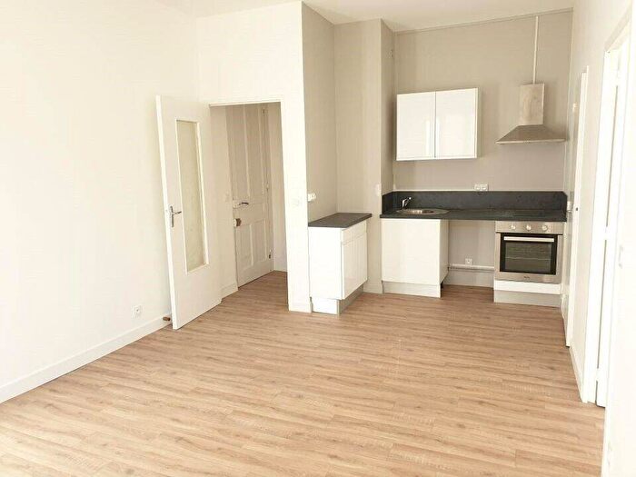 Appartement à louer - Colline des Pères-Tardy, Saint-Étienne - 2 pièces - 1 chambre