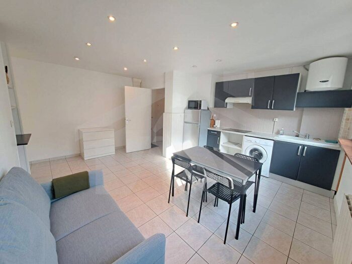 Abry, Grenoble - Appartement 2 pièces à louer