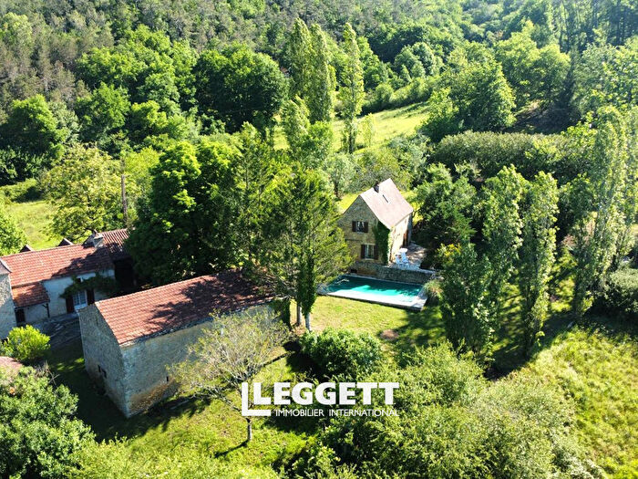 Maison 17 pièces à Saint-Cernin-de-lHerm, à vendre