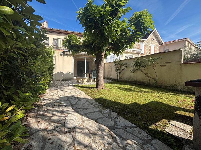 Maison 5 pièces à Villeneuve-sur-Lot, Sainte-Catherine, à vendre
