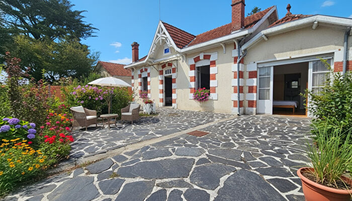 Gujan-Mestras, La Hume, Plage : Maison 6 pièces à vendre