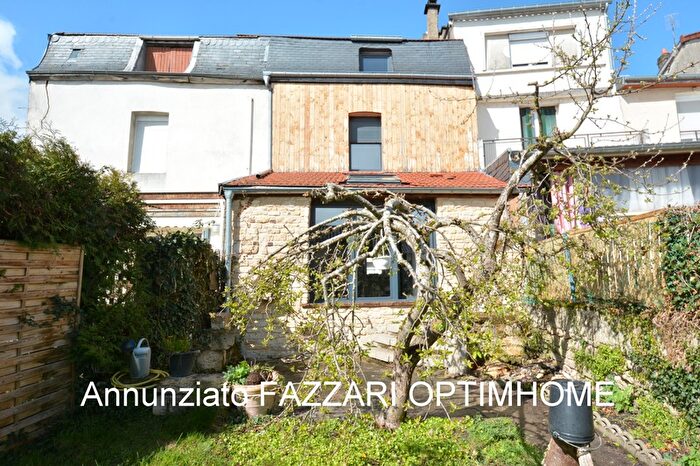 Maison à vendre - Stenay - 5 pièces - 3 chambres