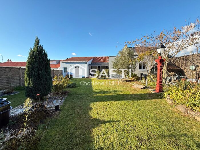Maison à vendre - Saint-Sébastien-sur-Loire, Est - 5 pièces - 4 chambres