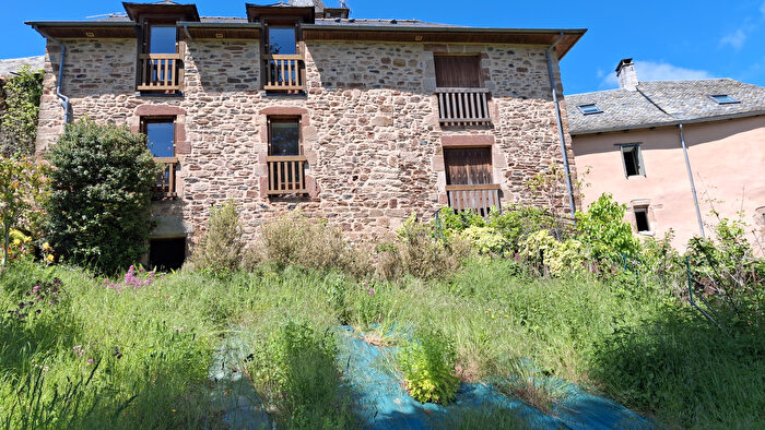 Maison à vendre - Lassouts - 5 pièces - 3 chambres