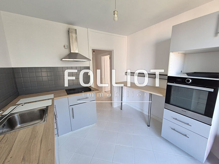 Appartement à louer - Saint-Lô, Est - 4 pièces - 2 chambres