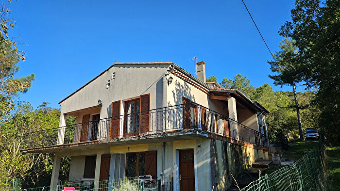 Maison à vendre - Vals-les-Bains - 10 pièces - 6 chambres