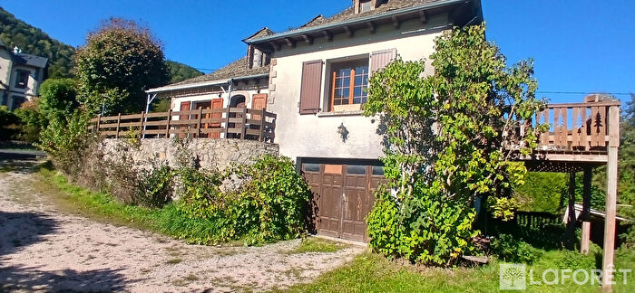 Maison à vendre - Neuvéglise - 8 pièces - 4 chambres