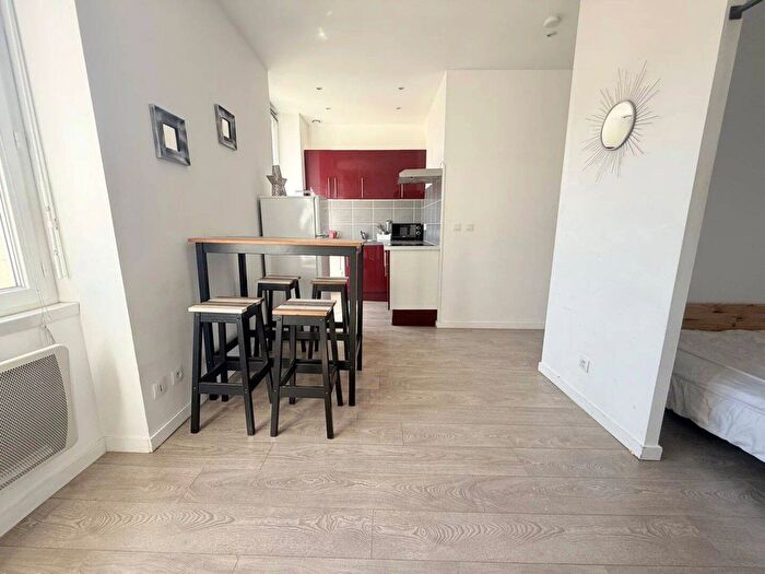 Tarentaize-Beaubrun-Severine, Saint-Étienne : Appartement 1 pièce à louer