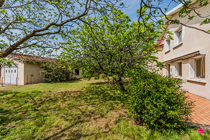 Maison à vendre - Meyzieu, Nord Ouest - 5 pièces - 4 chambres