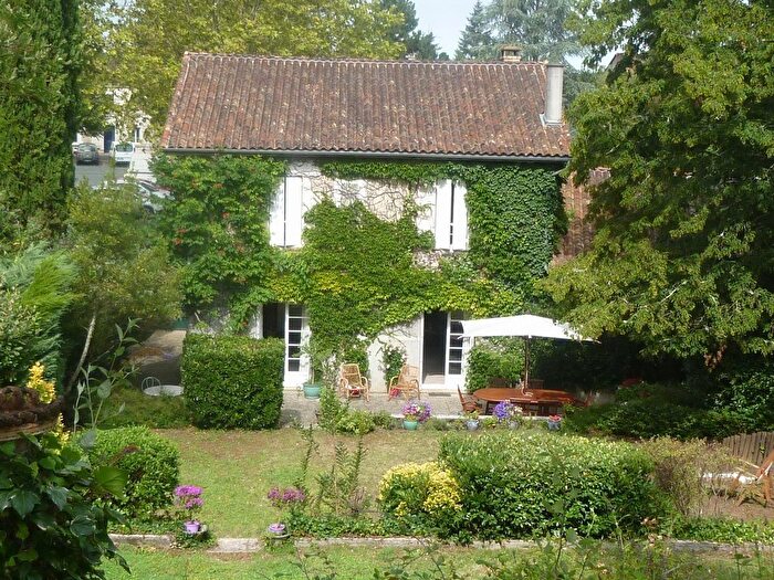 Maison à vendre - Saint-Aulaye - 6 pièces - 4 chambres