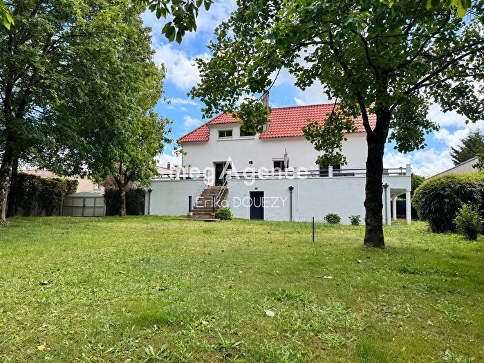 Maison 7 pièces à Mauléon, à vendre