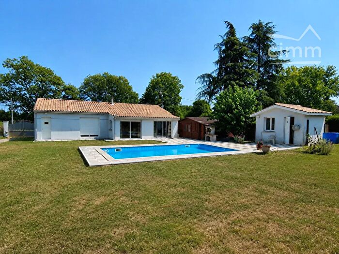 Saint-Christoly-de-Blaye : Maison 4 pièces à vendre