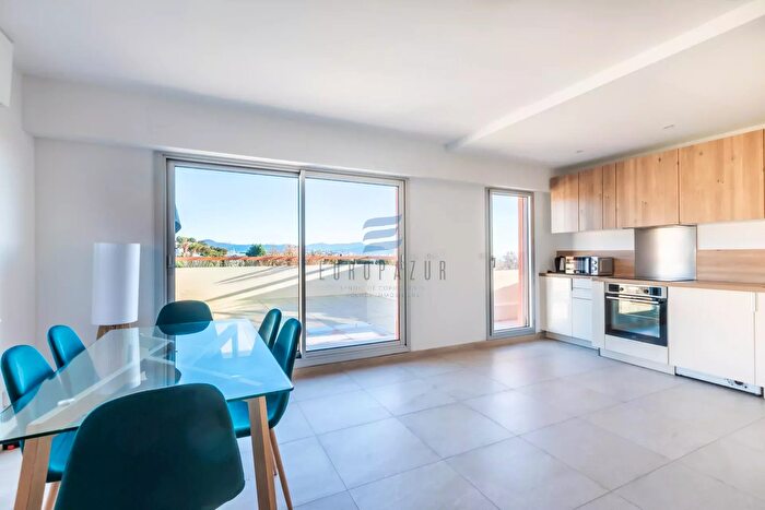 Appartement à vendre - Villeneuve-Loubet, Plage - 3 pièces - 2 chambres