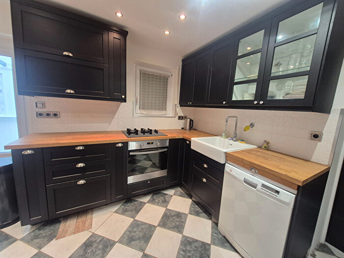 Maison 5 pièces à Bruay-en-Artois, Centre-ville, Vieux-village, à vendre