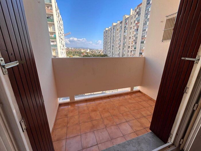 Appartement à louer - Saint Louis, Marseille ème arrondissement - 2 pièces - 1 chambre