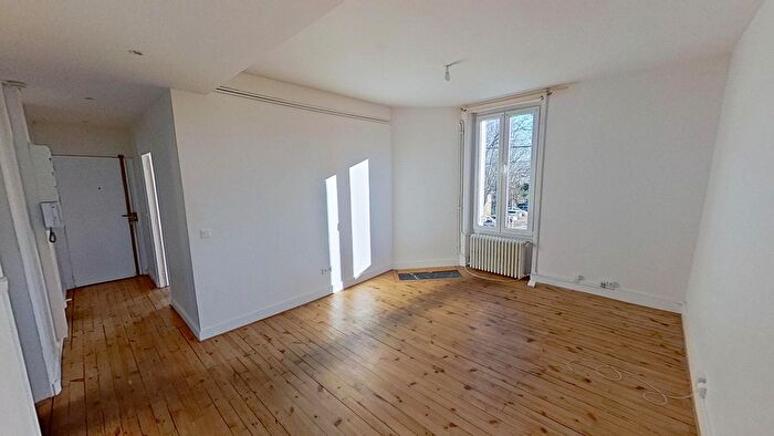 Appartement à louer - Clermont-Ferrand, Chanteranne, La Glacière - 3 pièces - 2 chambres