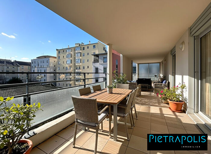 Appartement à vendre - Villefranche-sur-Saône, Centre-ville - 3 pièces - 2 chambres