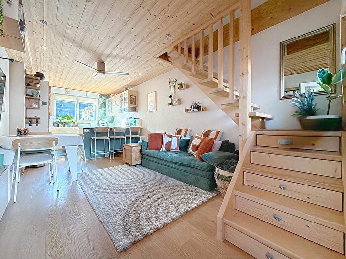 Maison à vendre - Sallanches, Centre-ville - 4 pièces - 3 chambres