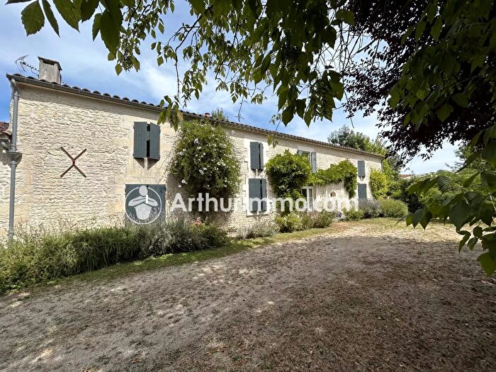 Maison à vendre - Villeneuve-la-Comtesse - 10 pièces - 5 chambres