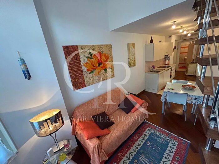 Appartement 2 pièces à vendre - Menton, Hôtel de Ville, Vieille Ville, Musée, Madone, Carnolès
