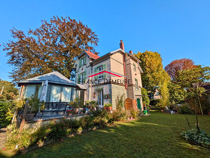 Maison à vendre - LIsle-Adam - 8 pièces - 5 chambres