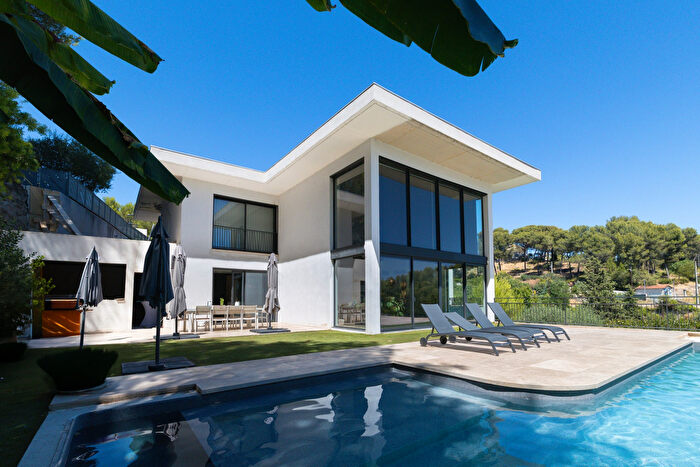 Maison à vendre - Marseille e , Les Accates - 5 pièces - 4 chambres