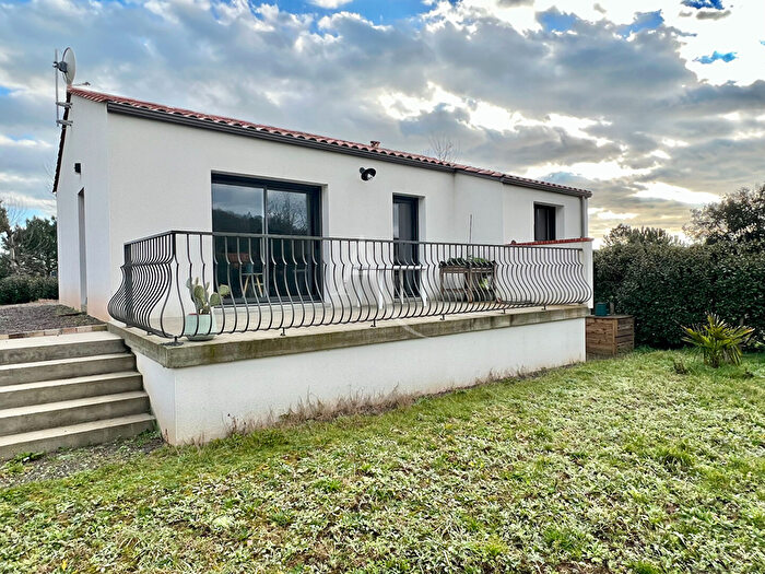 Maisons à vendre et appartements à louer - 1