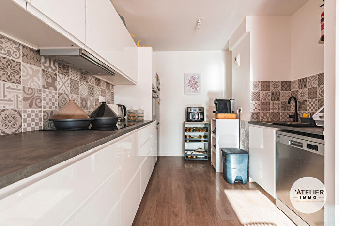 Appartement à vendre - Tinqueux - 4 pièces - 3 chambres