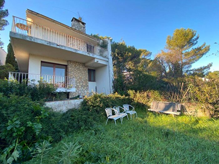 Maison à louer - Sud, Les Angles - 4 pièces - 3 chambres