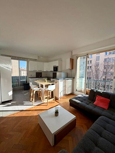 Appartement à louer - Marseille ème arrondissement - 4 pièces - 3 chambres