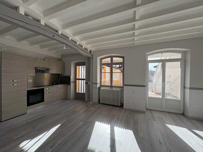 Appartement à louer - Saint-Germain-Lespinasse - 3 pièces - 2 chambres