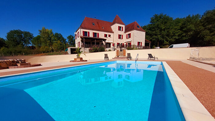 Payrac : Maison 17 pièces à vendre