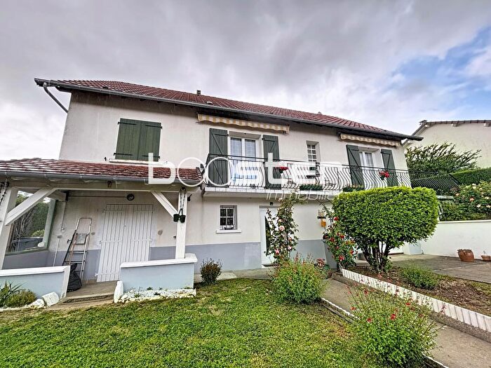 Maison à vendre - Saint-Yrieix-la-Perche - 5 pièces - 4 chambres