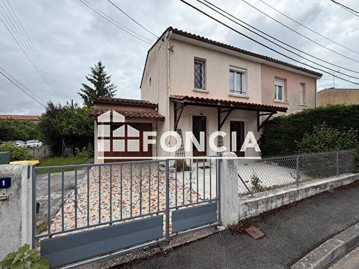 Saint Ausone-Saint Martin-Saint Gelais, Angoulême : Maison 4 pièces à louer