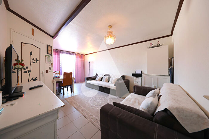 Appartement à vendre - Évry, Les Aunettes - 3 pièces - 2 chambres