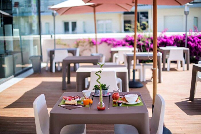 Appartement à louer - Les Trois Moulins, Antibes - 1 pièce