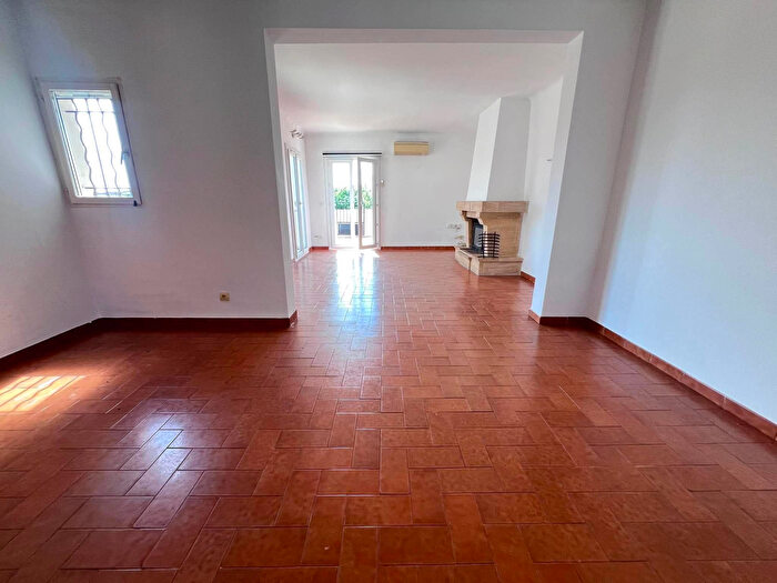 Fourques : Appartement 4 pièces à vendre