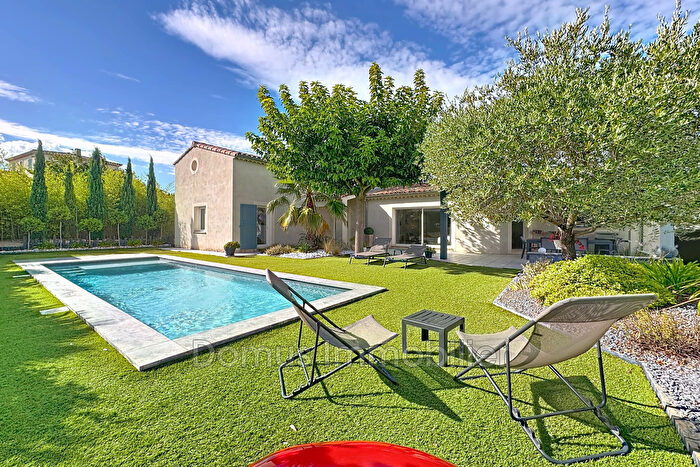 Maison à vendre - Saint-Saturnin-lès-Avignon - 6 pièces - 4 chambres