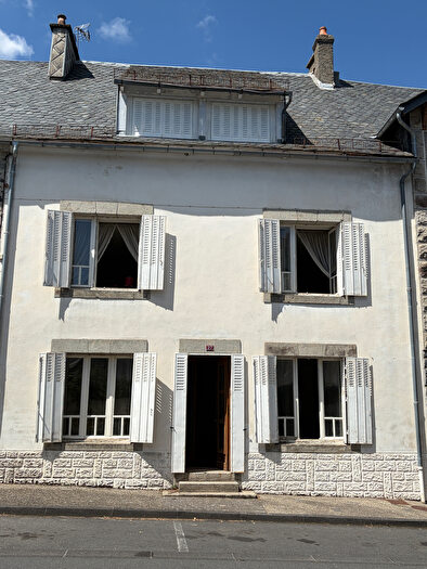 Marcenat : Maison 5 pièces à vendre