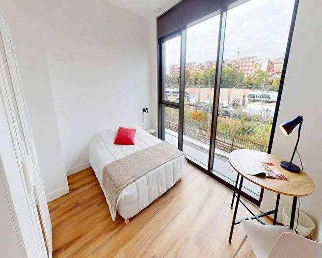 Appartement à louer - Bac-Bécon-Flachat-Colombes, Asnières-sur-Seine - 7 pièces - 14 chambres