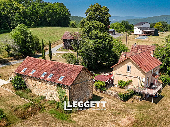 Maison à vendre - Aubas - 8 pièces - 5 chambres