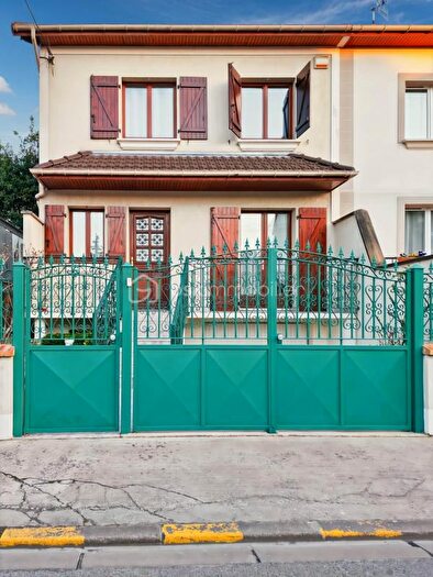 Maison à vendre - Livry-Gargan, Gargan - 5 pièces - 4 chambres