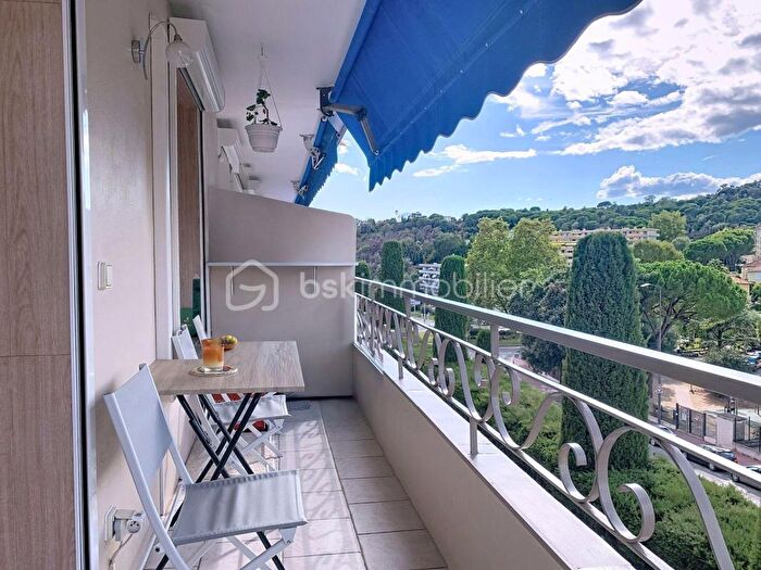 Appartement à vendre - Cannes, Petit Juas - 2 pièces - 1 chambre