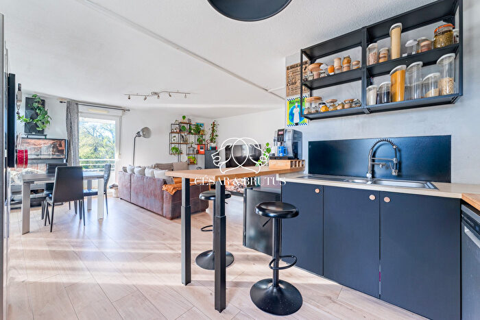 Appartement à vendre - Fontaines-sur-Saône - 3 pièces - 2 chambres