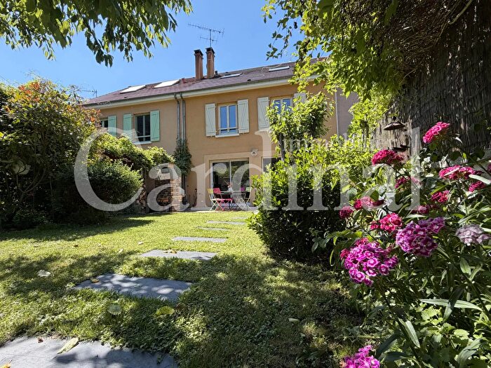 Maison 7 pièces à Villepreux, à vendre